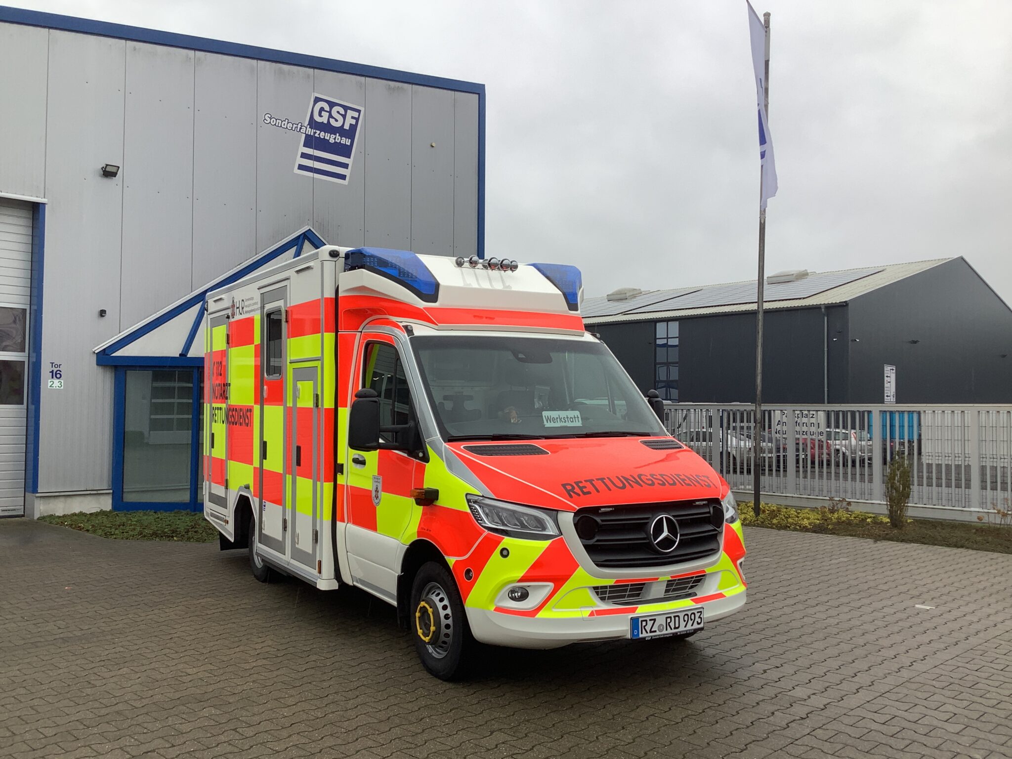 Fahrzeugübergaben | GSF Sonderfahrzeugbau Twist